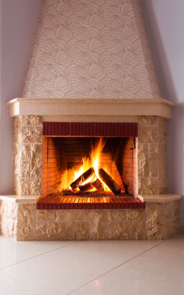 Nos conseils pour rénover une cheminée ancienne